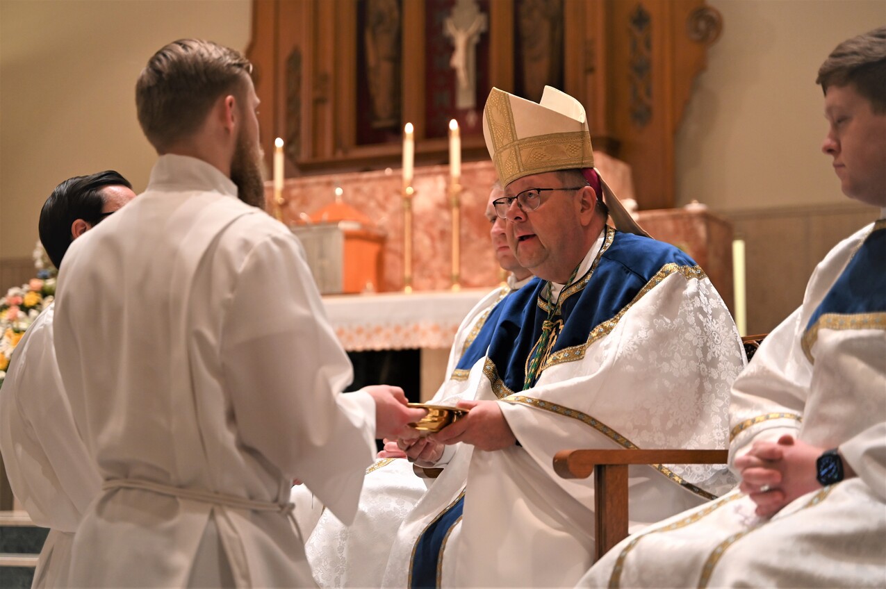 Seven seminarians instituted into ministry of acolyte