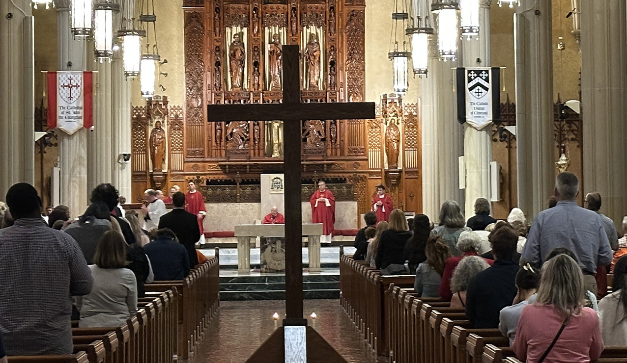 The Lord’s Passion, veneration of cross highlight Good Friday liturgy ...