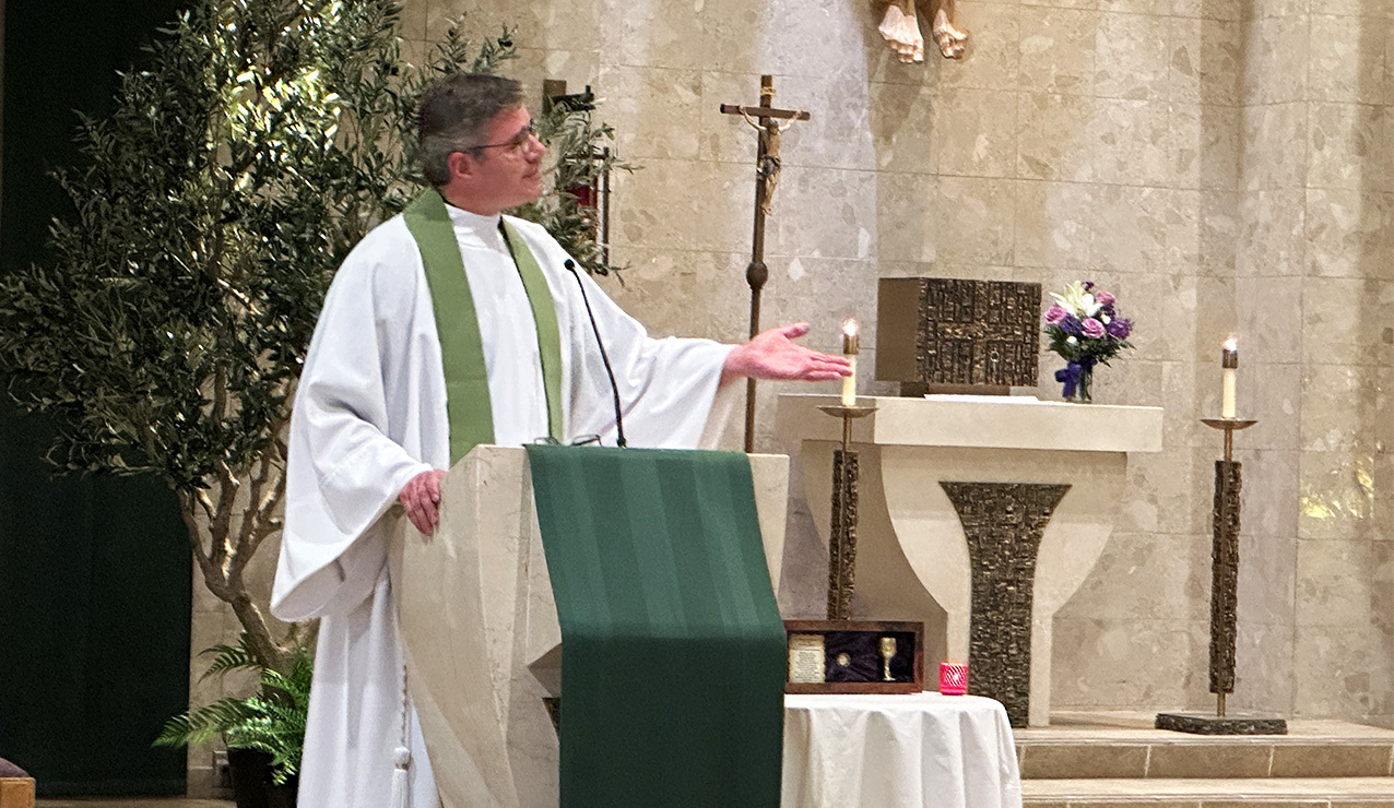 Mass, relic, picnic help celebrate St. Richard Parish’s 75th anniversary