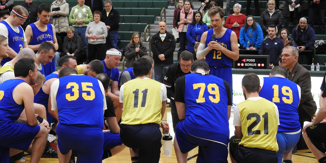 Priests top seminarians in third annual benefit basketball game