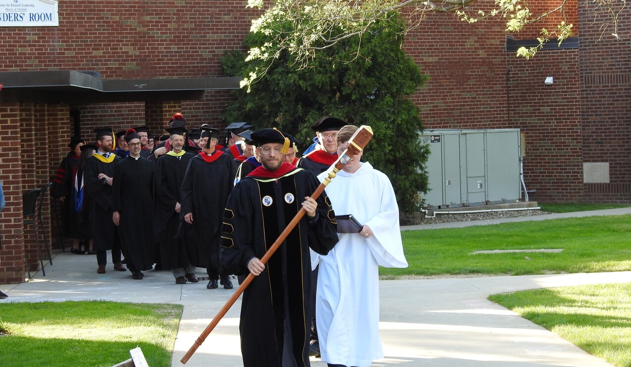 ‘Make life, light of Jesus visible in the world,’ bishop tells Saint ...