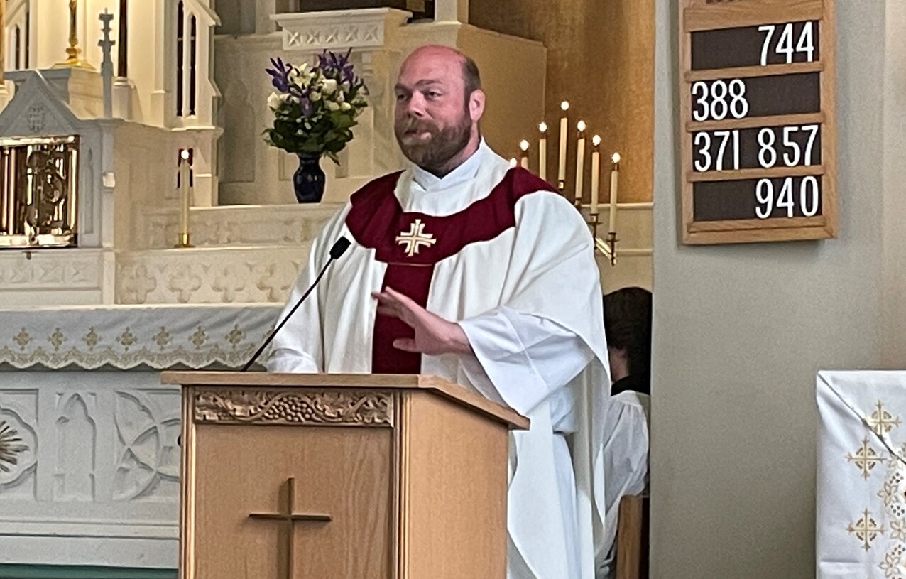 Father Peter Morris installed as pastor of SS. Peter and Paul, St. Anne ...