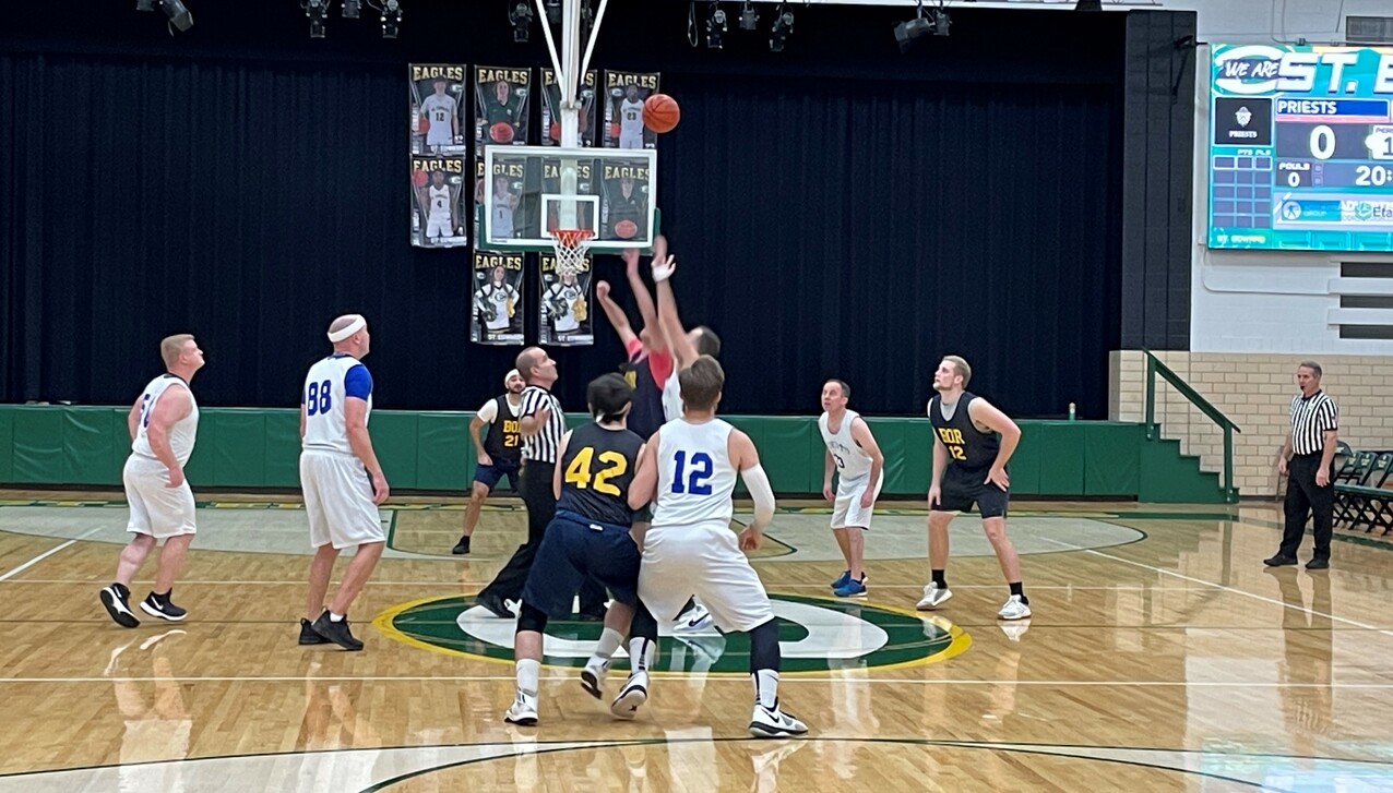 Priests emerge victors in annual Priests vs Seminarians basketball game